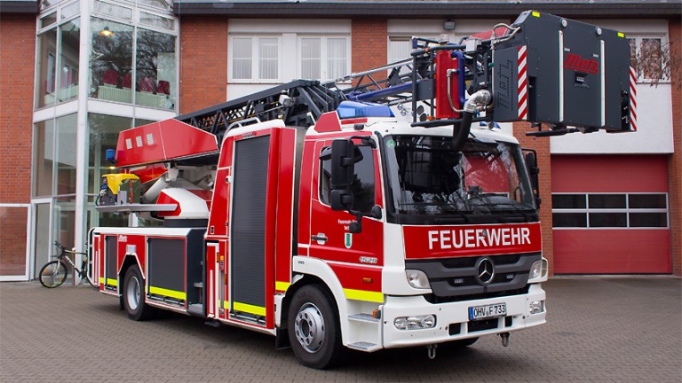 Drehleiter L32A-XS • Freiwillige Feuerwehr Stadt Velten